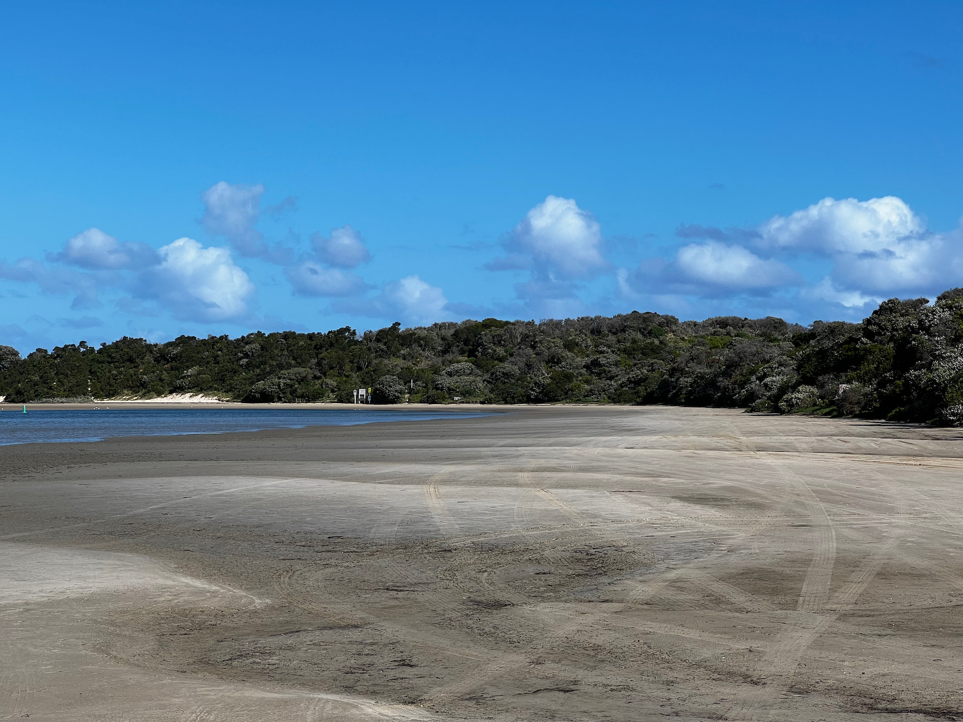 Exploring Sandy Point: Shallow Inlet Marine and Coastal Park - Just Be ...